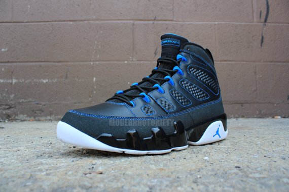 SNEAKERHEAD KICKS: AIR JORDAN RETRO 9 BLUE PHOTO