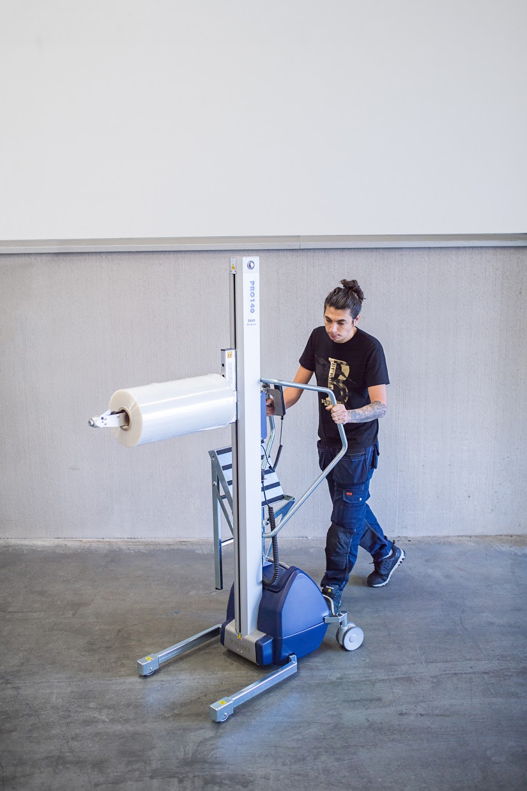 TAWIInternational: Roll handling equipment for efficient operations