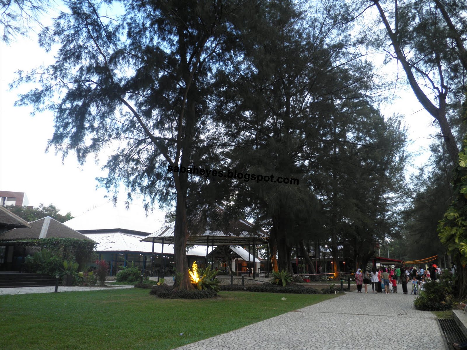 Tanjung Aru Beach 1 Kota Kinabalu Sabah - SABAH eyes