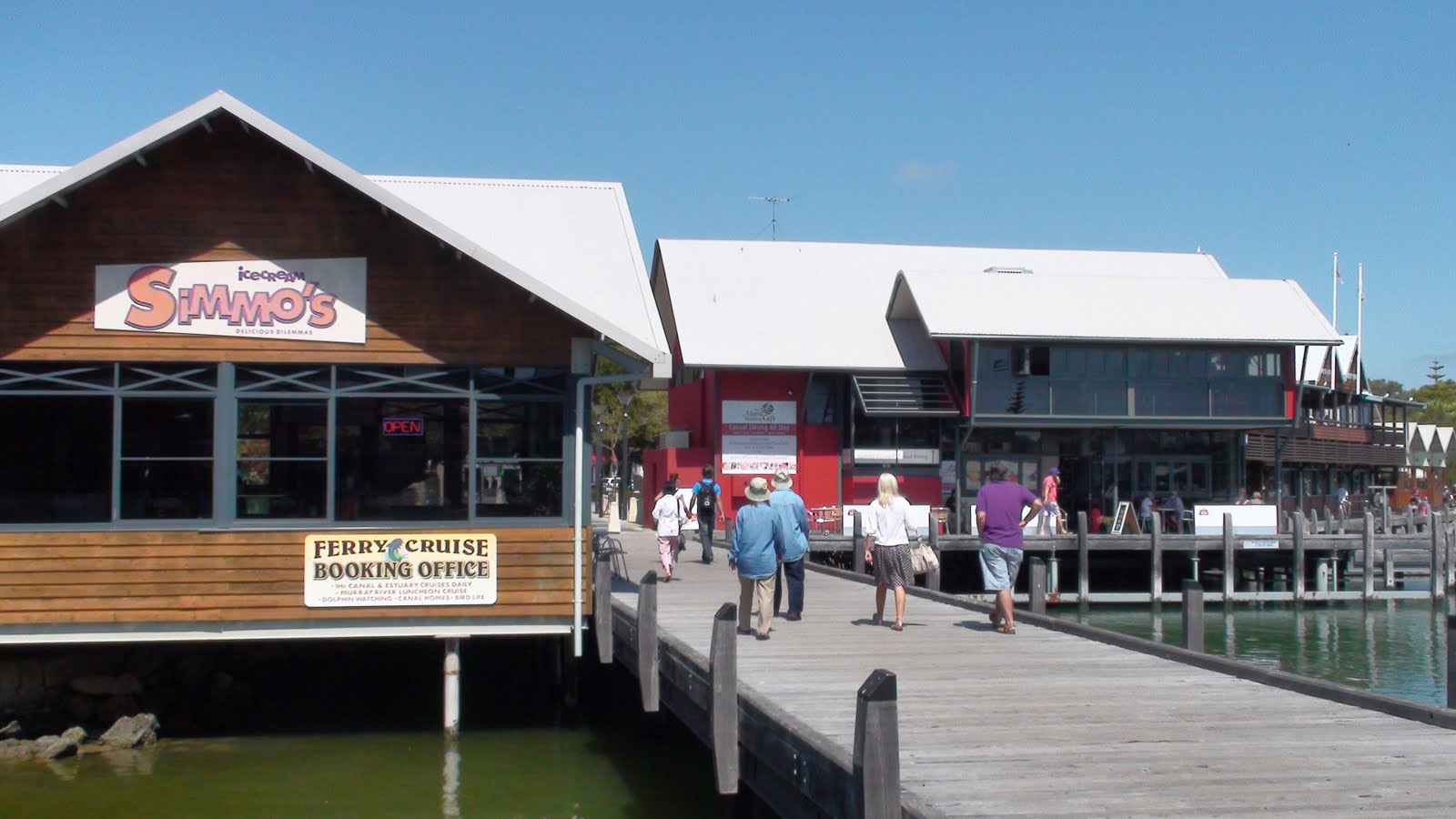 Simple Simon Says: Mandurah - Tourism Town