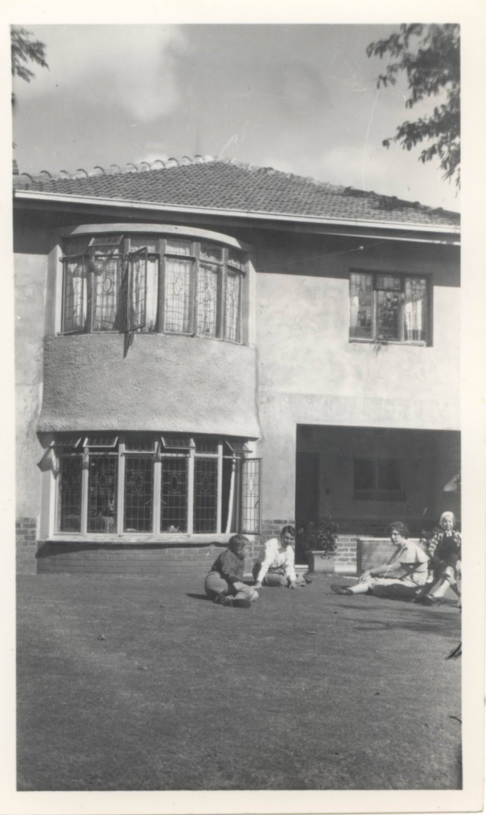 Tall Tales of a Family: Researching with interviews and photographs.