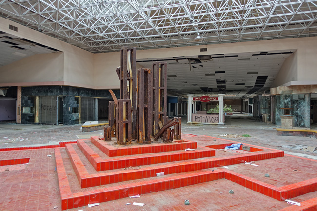 Abandoned Rolling Acres Dead Mall - A Retail Graveyard