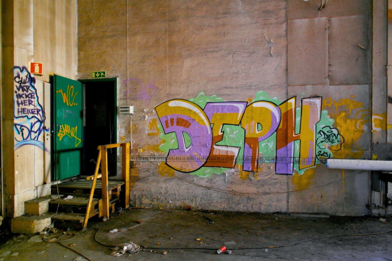 Distractions.....: urbex: The MUNCK building