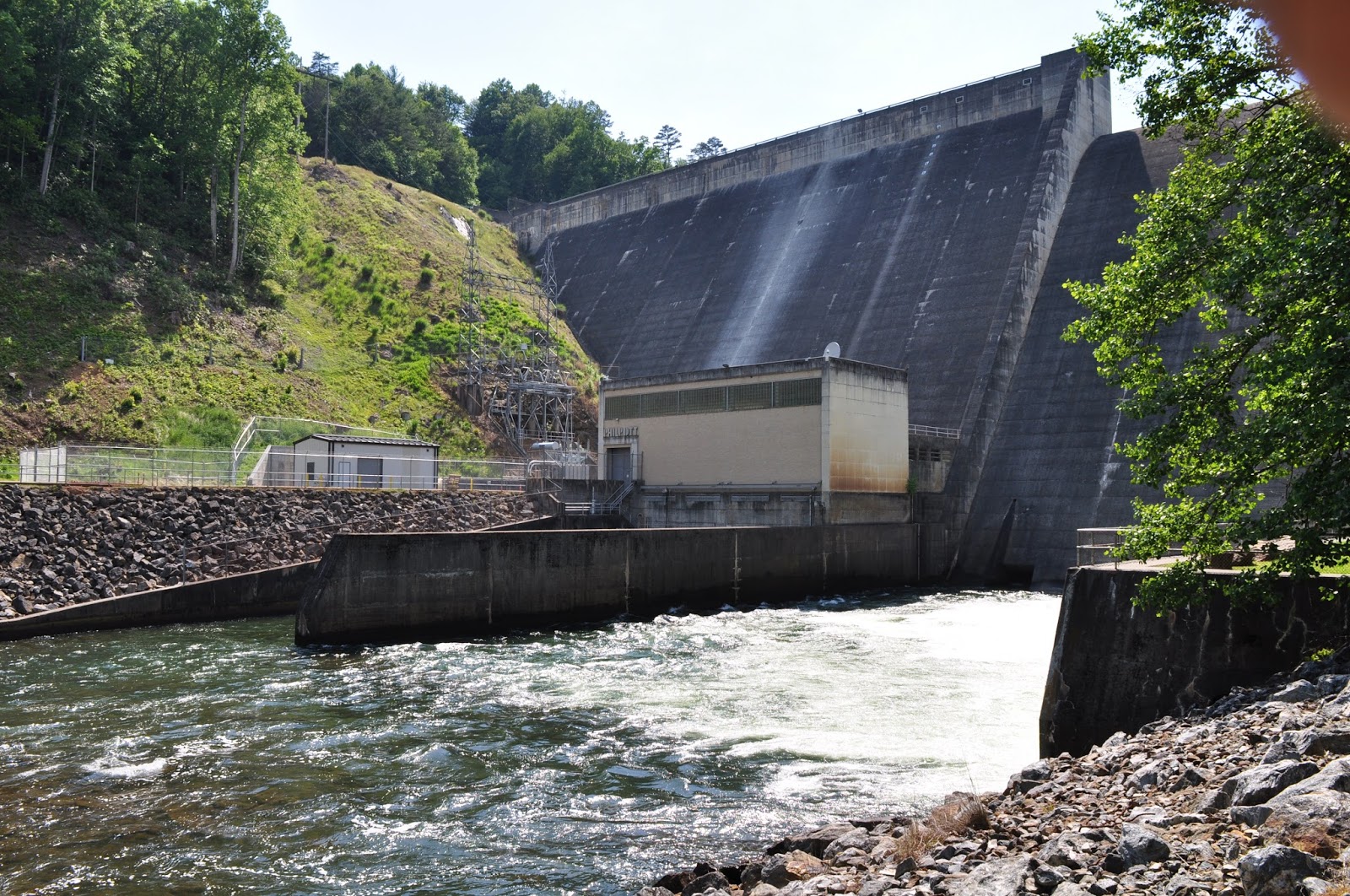 Bonds Adventures: Volunteering at Philpott Dam