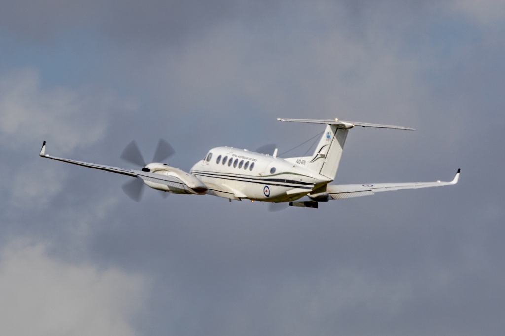 Central Queensland Plane Spotting: Great Photos as RAAF Beech B350 ...
