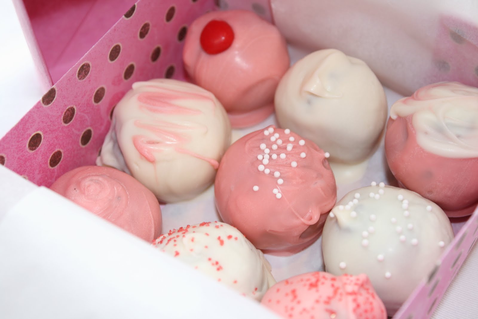 everything to entertain: Cake Bites