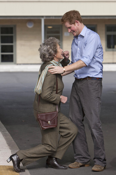 Days Of Majesty: Royal curtsy