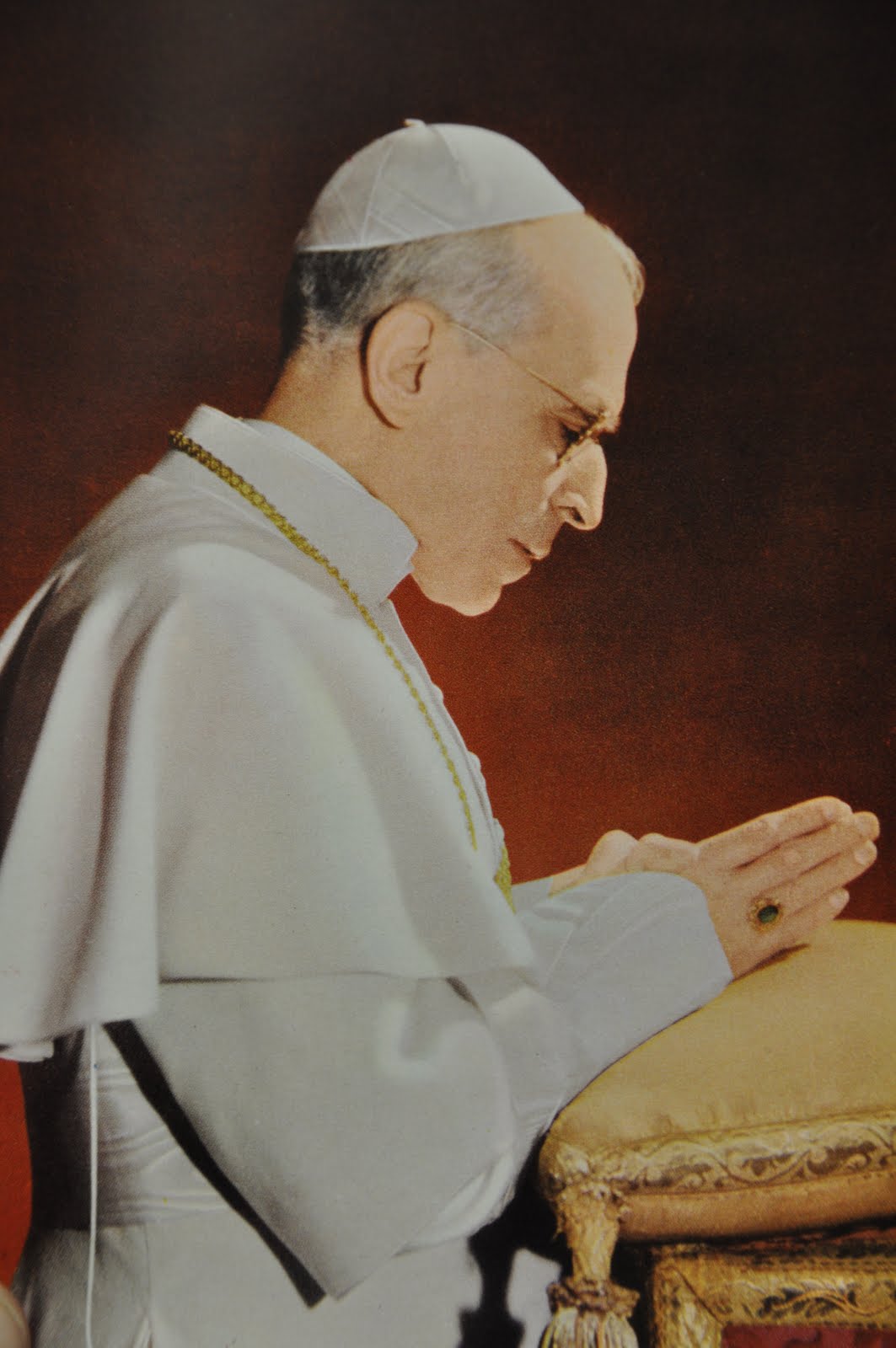 Orbis Catholicus Secundus: Venerable Pius XII in Colour