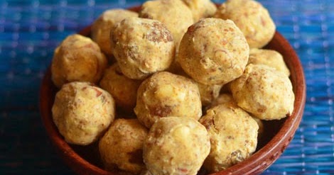 Payaru Ulundu Urundai-Payatham Maavu Ulundu Laddu-Easy Diwali Sweets ...