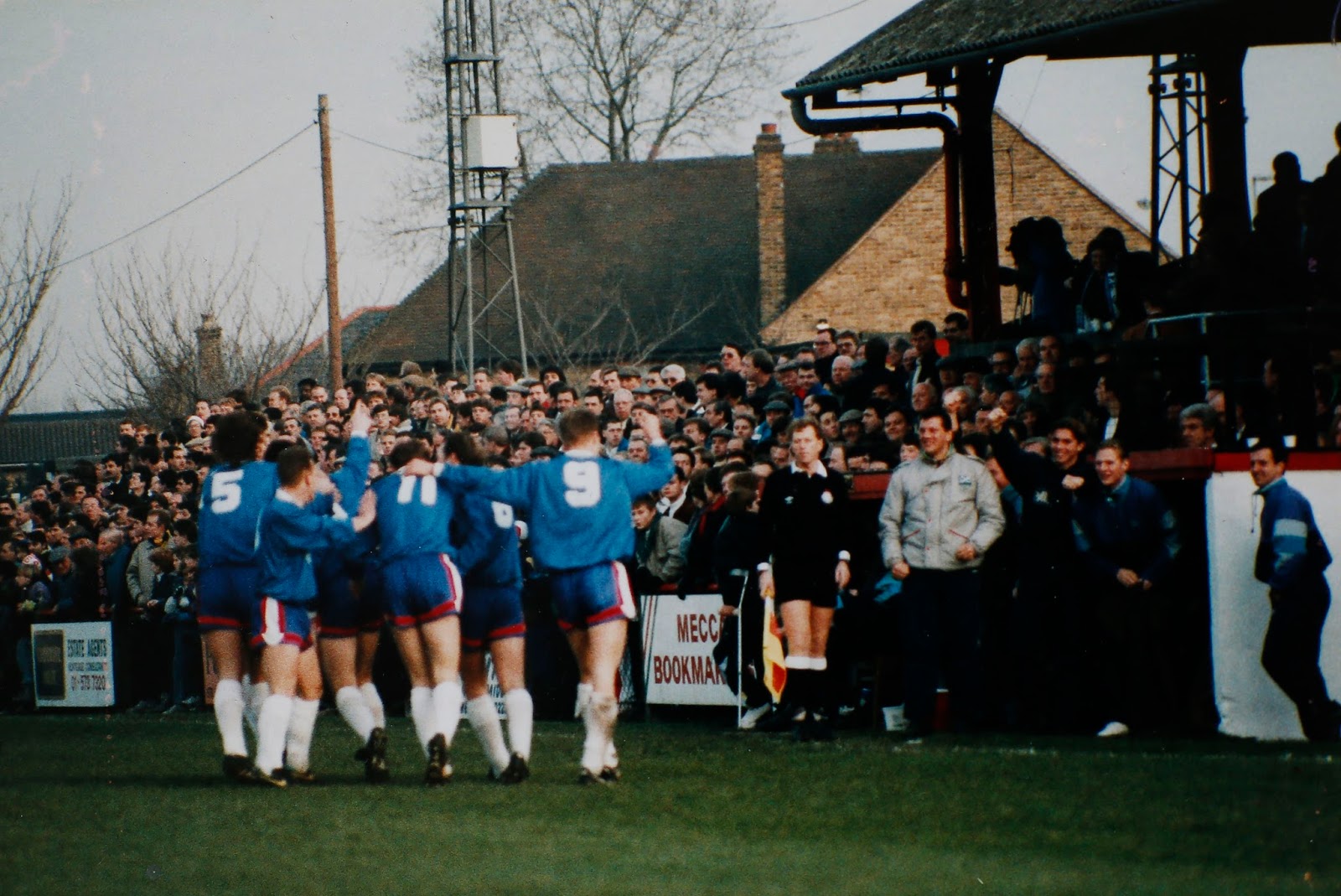 Crawley Town Football Club History: SIX PICTURES: Hayes v Crawley Town ...