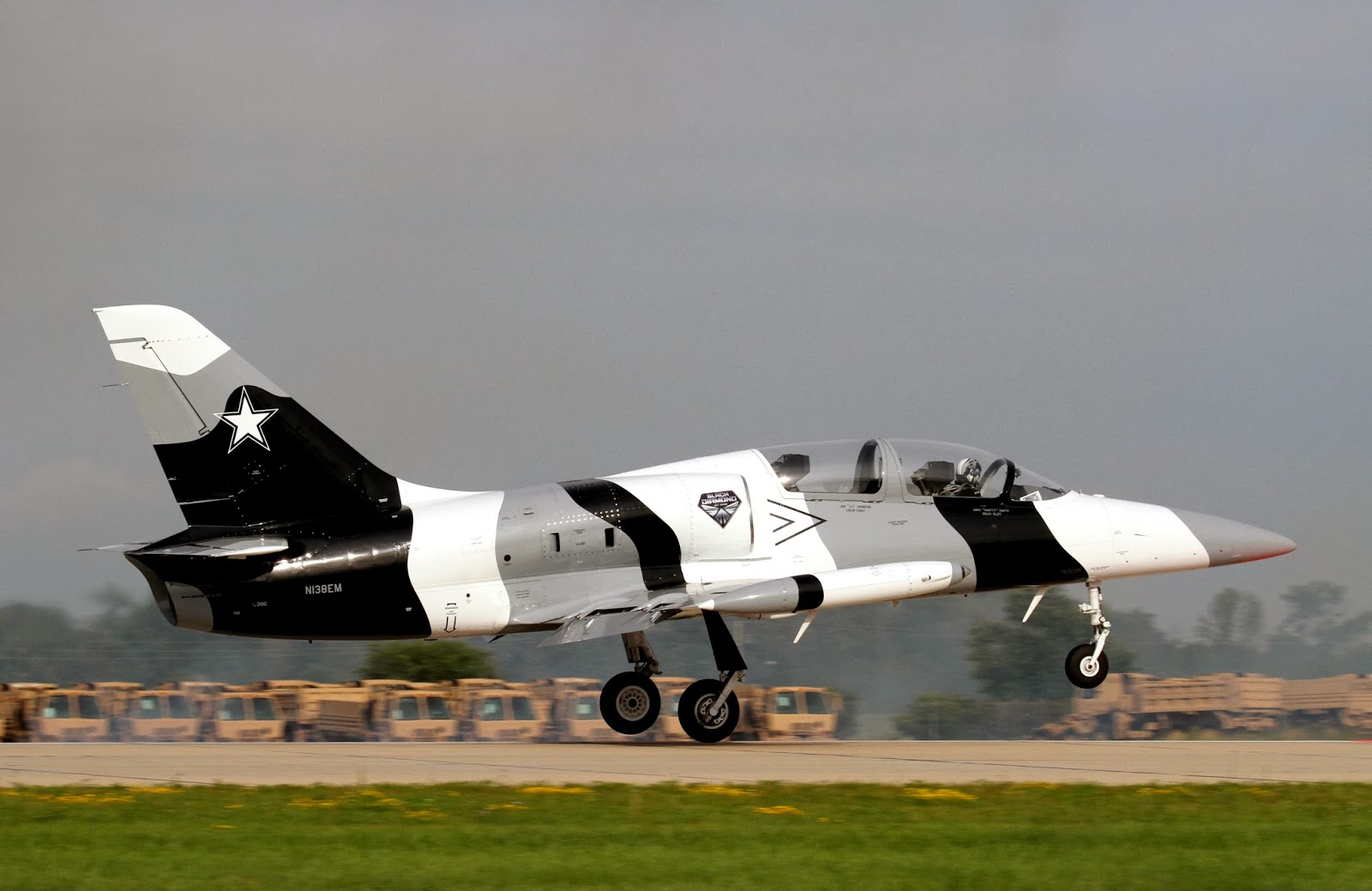 The Aero Experience: EAA AirVenture Oshkosh 2013: L-39 Albatross Is the ...