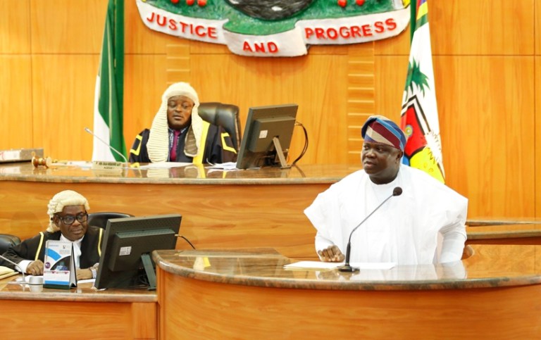 govmentson: Lagos State Present Biggest State Budget Ever In Nigeria