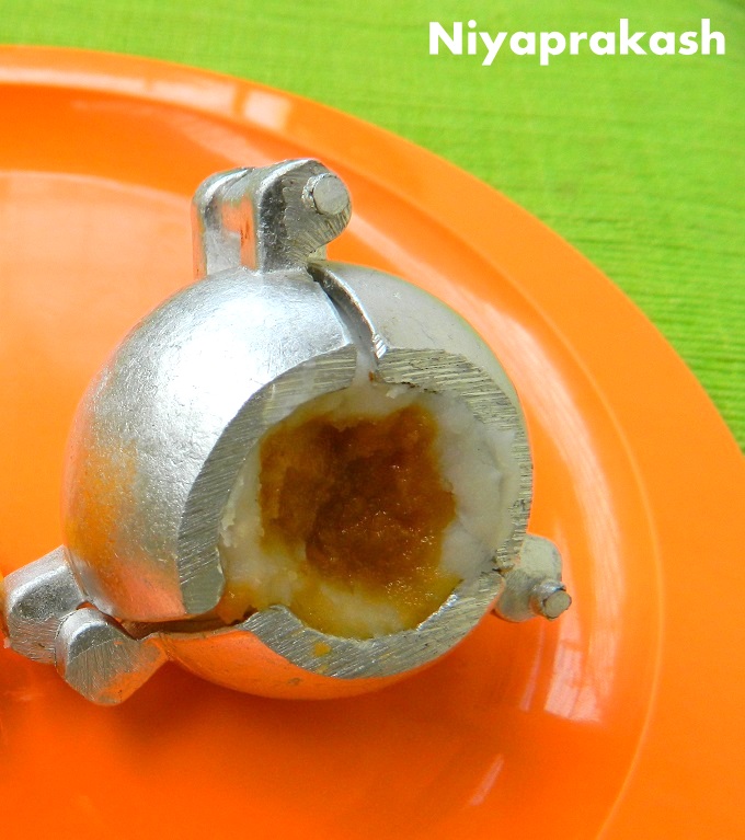 Niya's World: How to prepare Modak using Modak Mould?