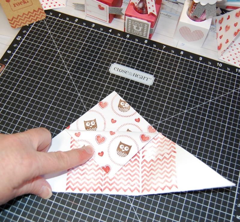 From My Bungalow: Paper Pocket Tutorial
