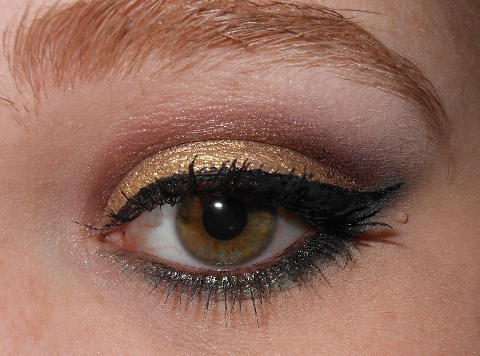 KalamityJane: Glittering Gold Eye Tutorial