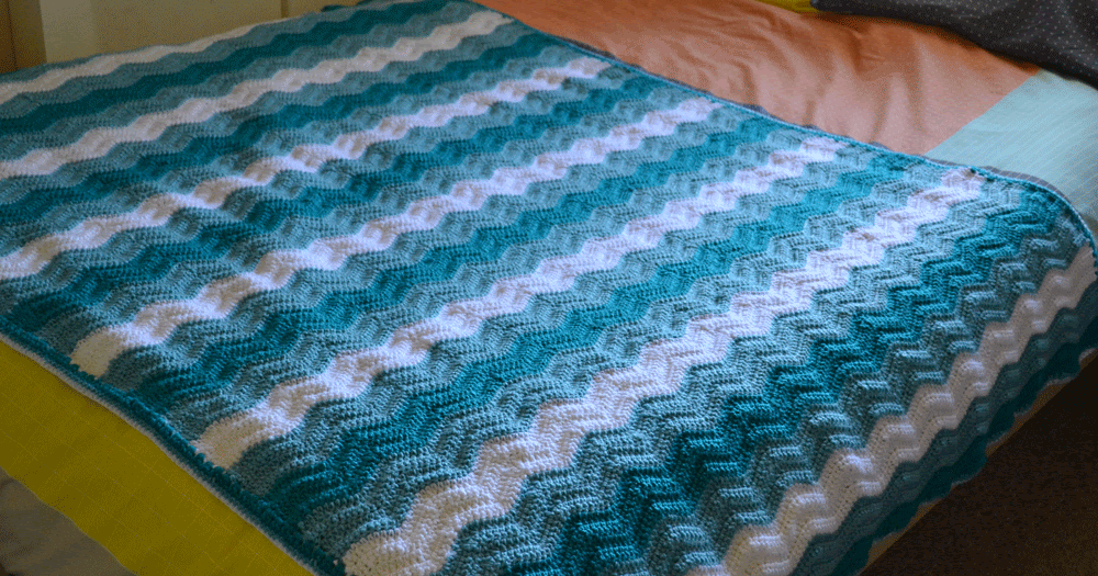 gemini stitches: "Ocean waves" crochet ripple throw