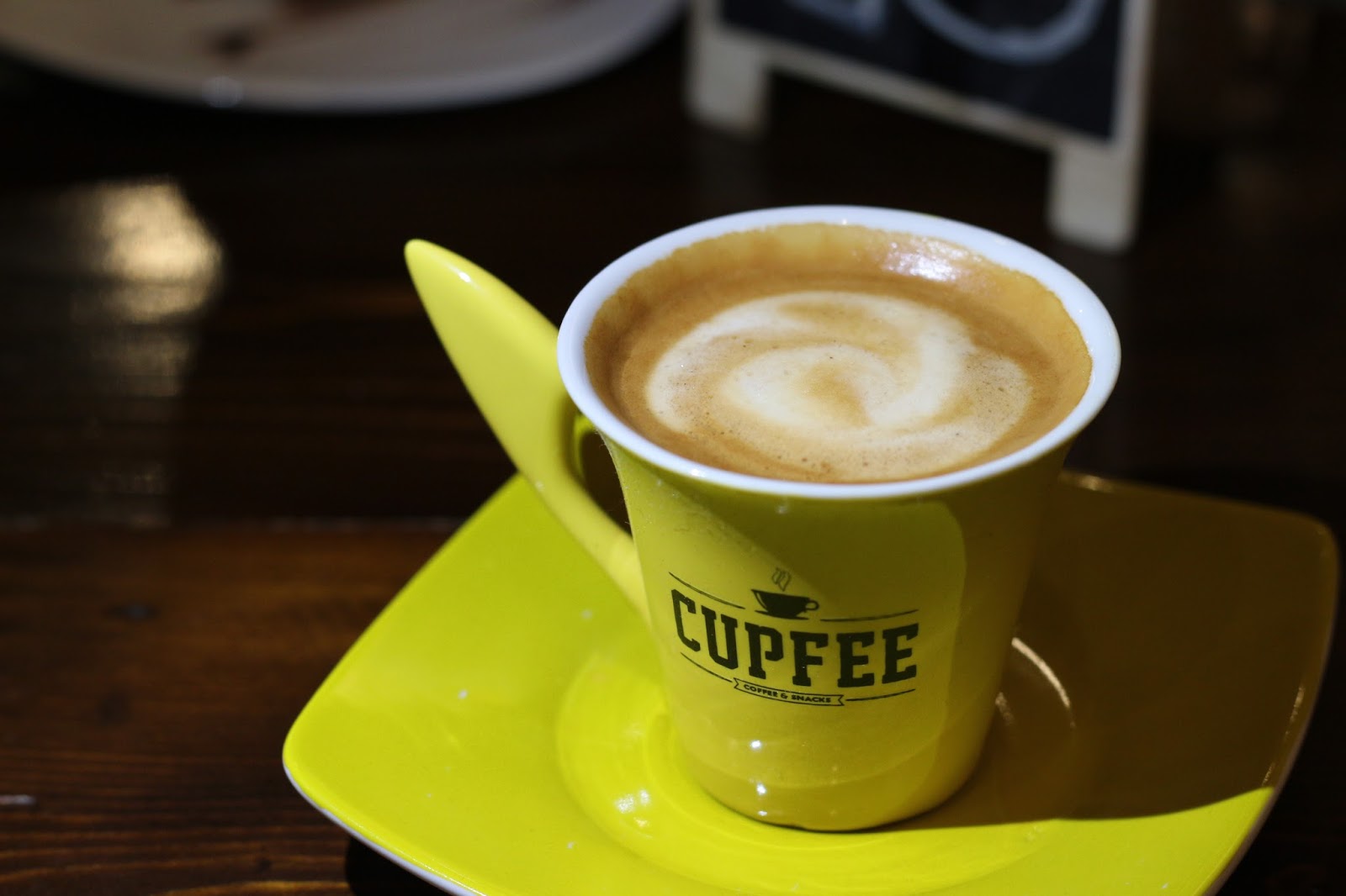 Nikmatnya Cheese Cake di Cupfee - Tukang Jalan Jajan