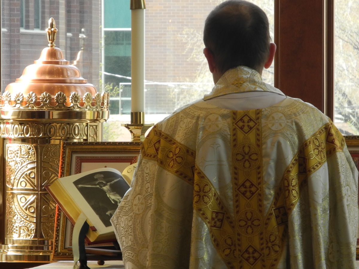 Good Jesuit, Bad Jesuit: Latin Mass At Loyola University Chicago