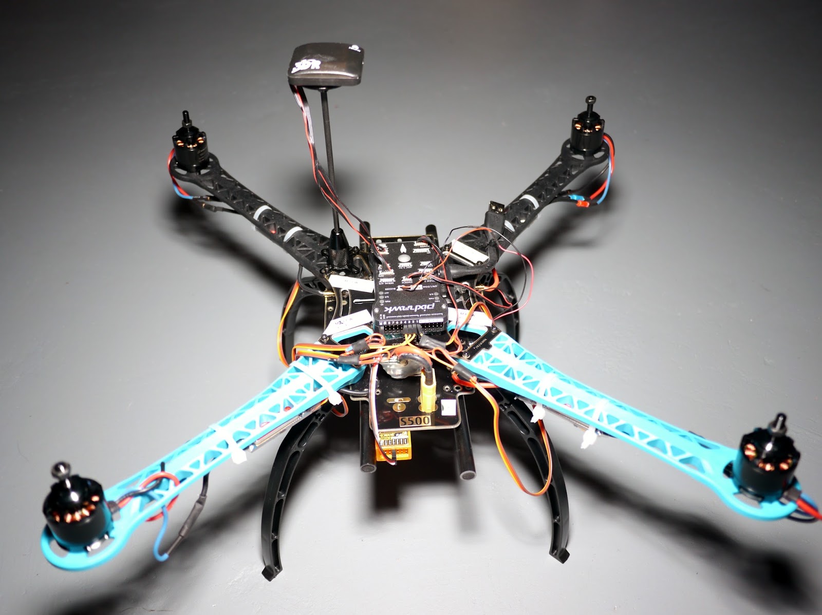 Blogodrone: Pixhawk Versus APM Comparison Review