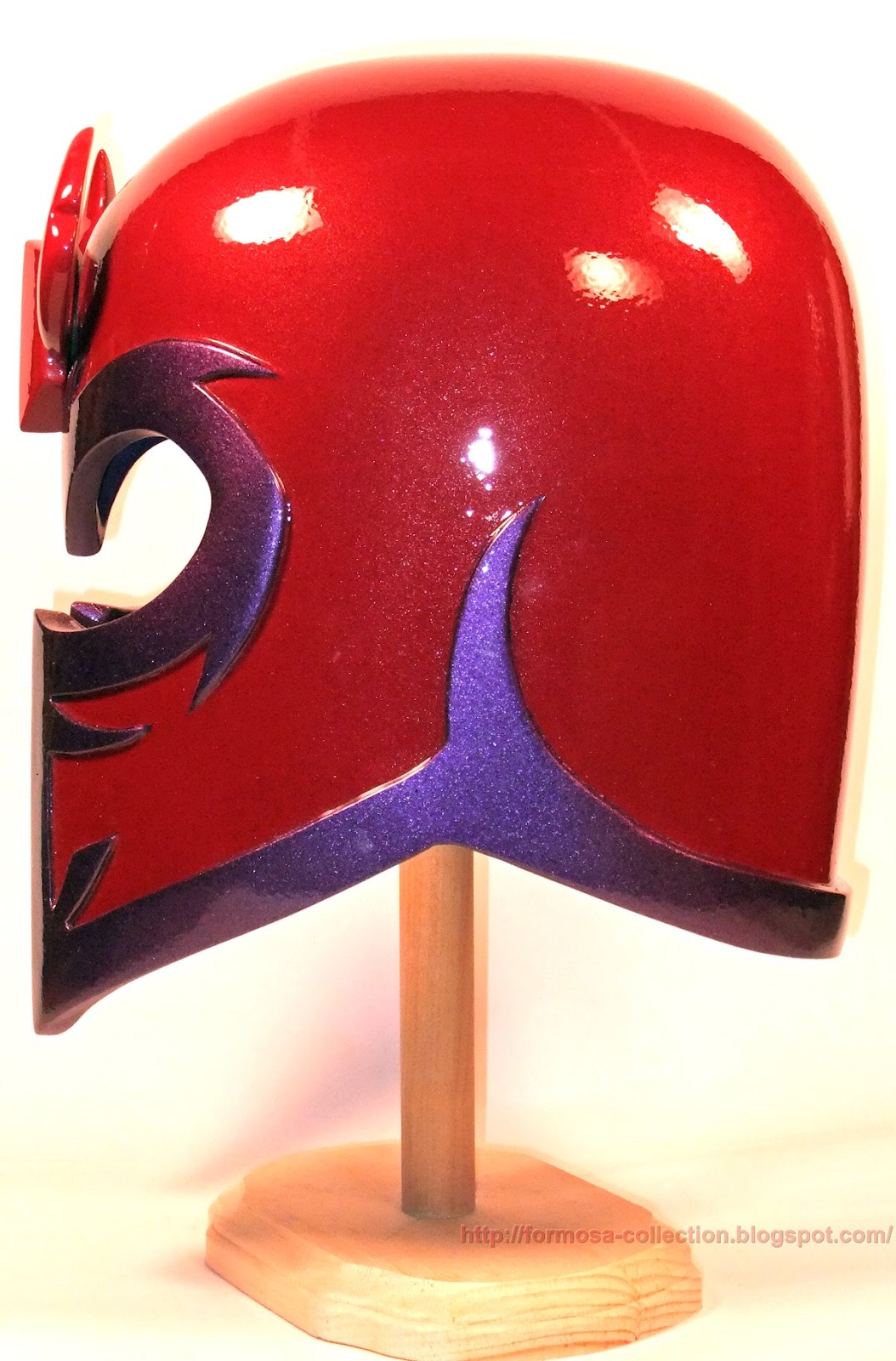 Formosa-Collection: magneto helmet comic style