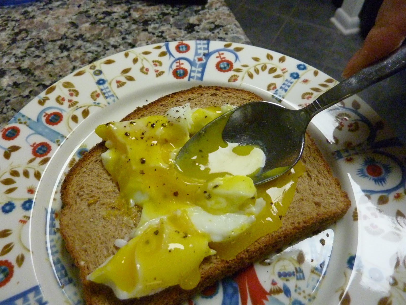 Lil Smug Pug: Another Poached Egg and Kale Chips