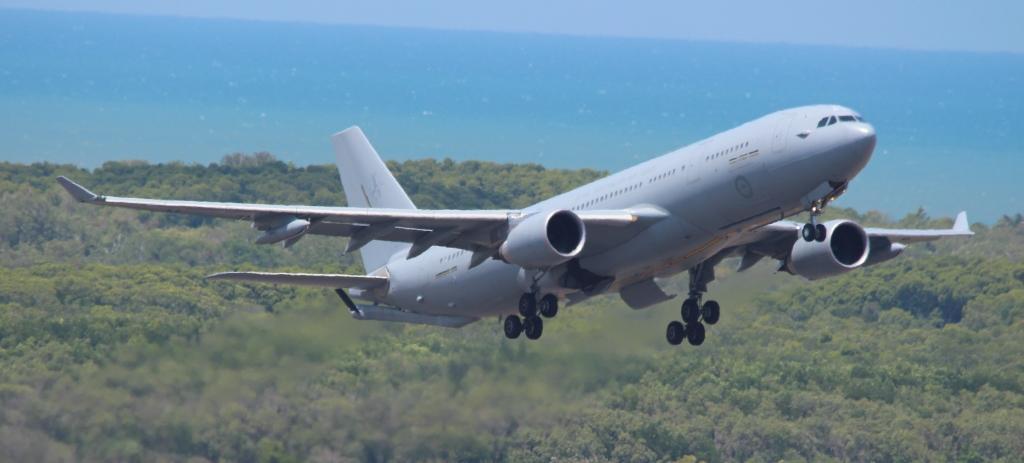 Far North Queensland Skies: RAAF KC-30A Tanker drops-in!