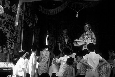 Blog To Express: Ways Done in the Past - Chinese Wayang