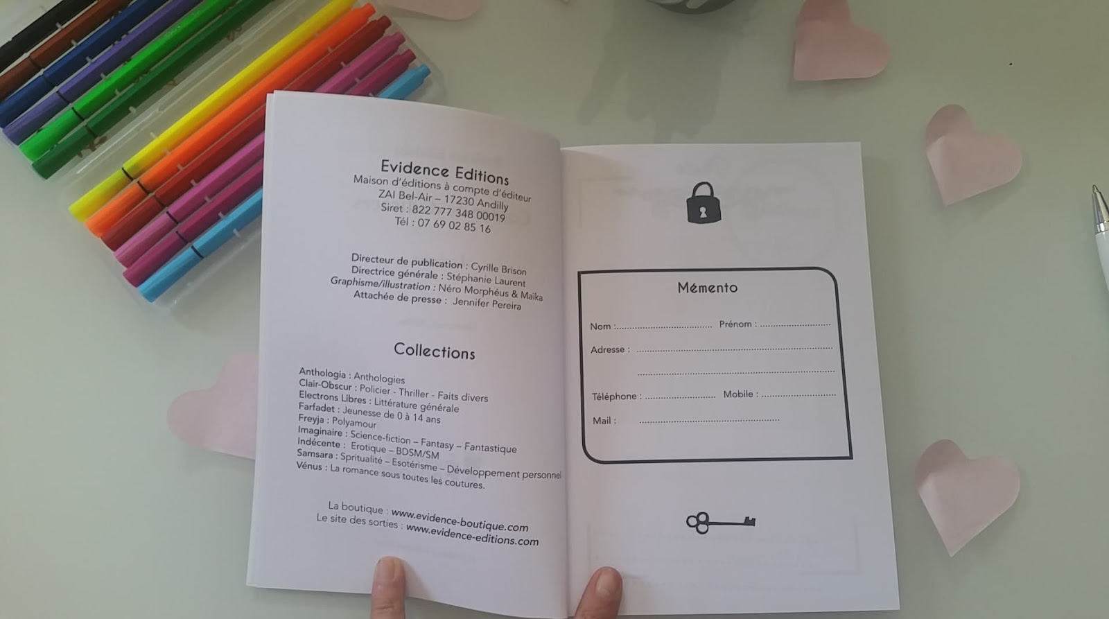 Cahier de dédicaces - Signatures photos tout en Un - Happy Manda Passions