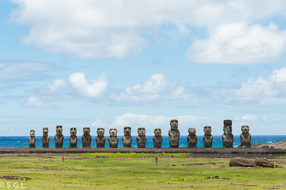 ISLA DE PASCUA Y SUS 15 MOAI. AHU TONGARIKI | Andén 27
