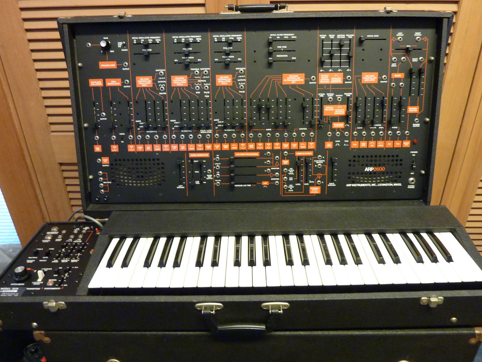 MATRIXSYNTH: CMS Restored ARP 2600 / 2601 with 3620 Keyboard