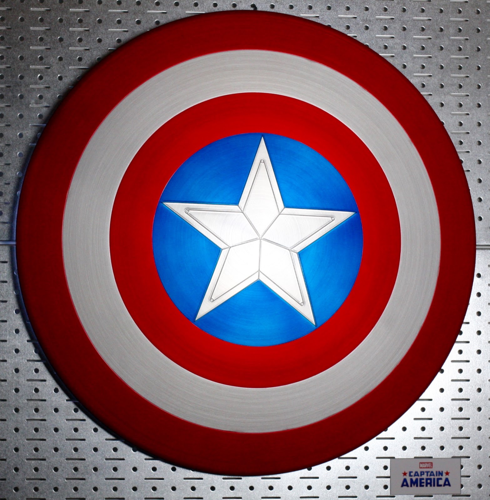 GEEK DIY BAM!: MARVEL CAPTAIN AMERICA 1:1 REPLICA SHIELD WALL DISPLAY ...