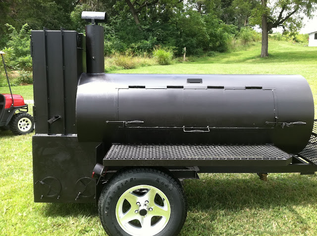 Lang 84 Deluxe Smoker: LIKE NEW Lang 84 Deluxe with Warming Box Smoker