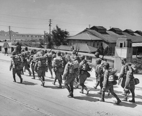 Gusts Of Popular Feeling: Photos of post-liberation Korea