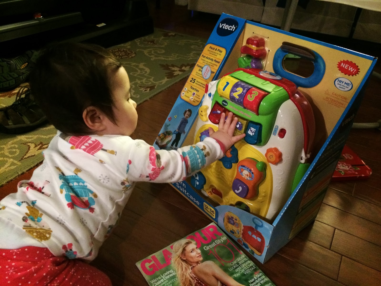 小秋的生活日記: [第二輪365-130] 阿秋的生日玩具VTech Roll and Learn Activity Suitcase