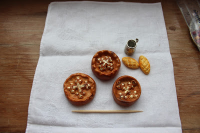Medieval Morsels: Great British Pastry baking - at 12th scale of course!