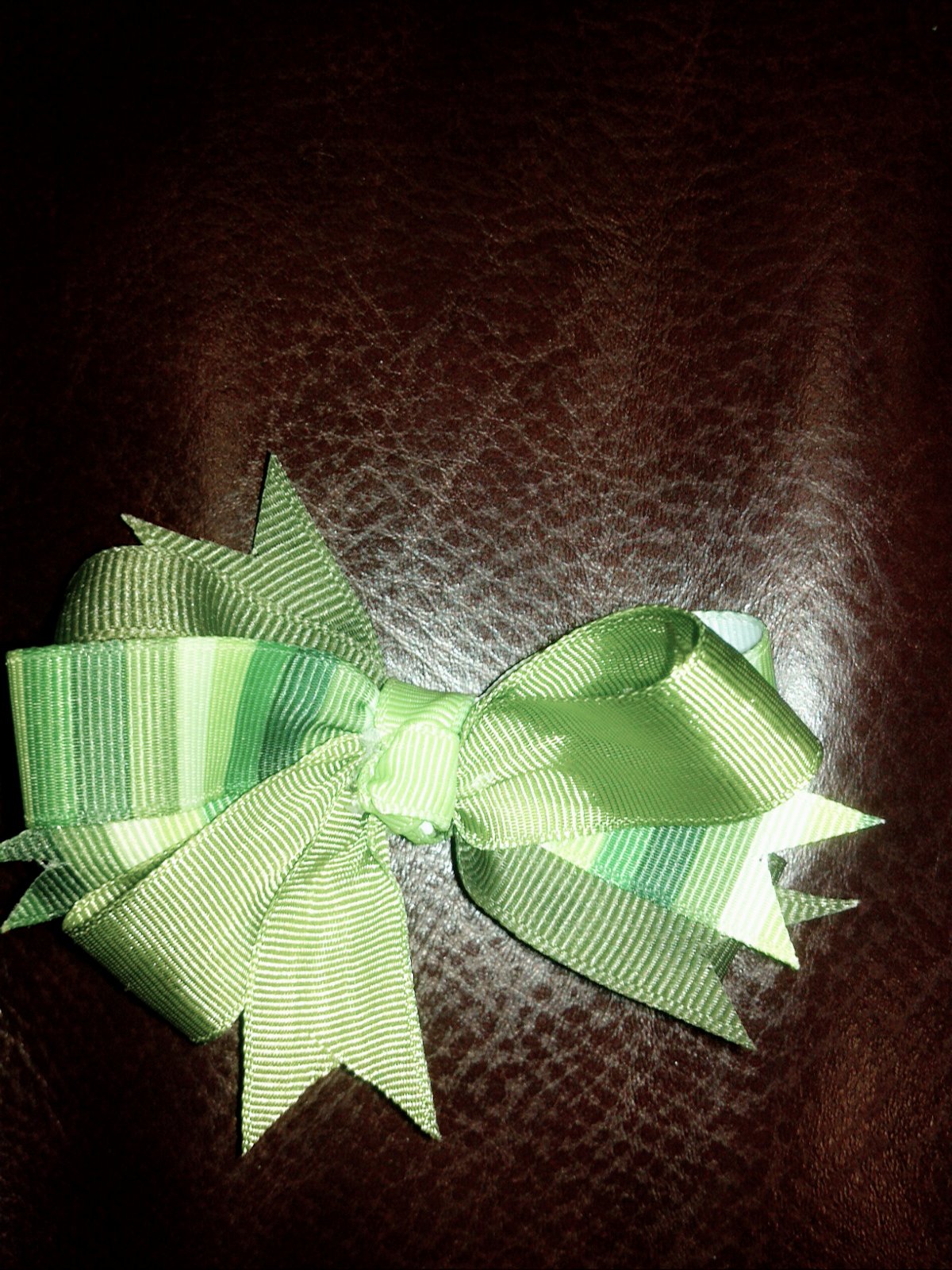 Swing It!: The Easy Peasy 3-layer bow (St. Patrick's Day)