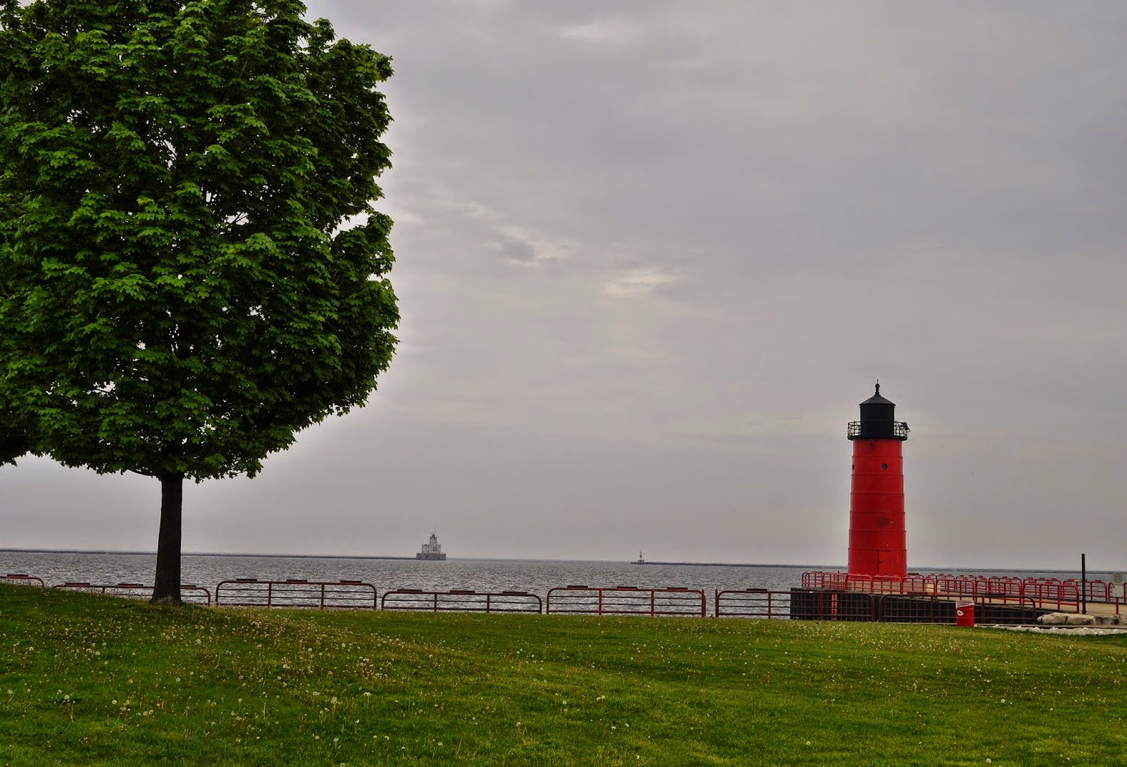 WC-LIGHTHOUSES: MILWAUKEE PIERHEAD LIGHTHOUSE-MILWAUKEE, WISCONSIN