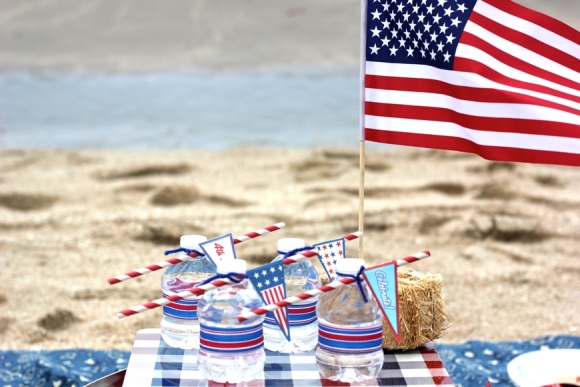 4th of July Beach Picnic with Free Printables - Party Ideas | Party ...