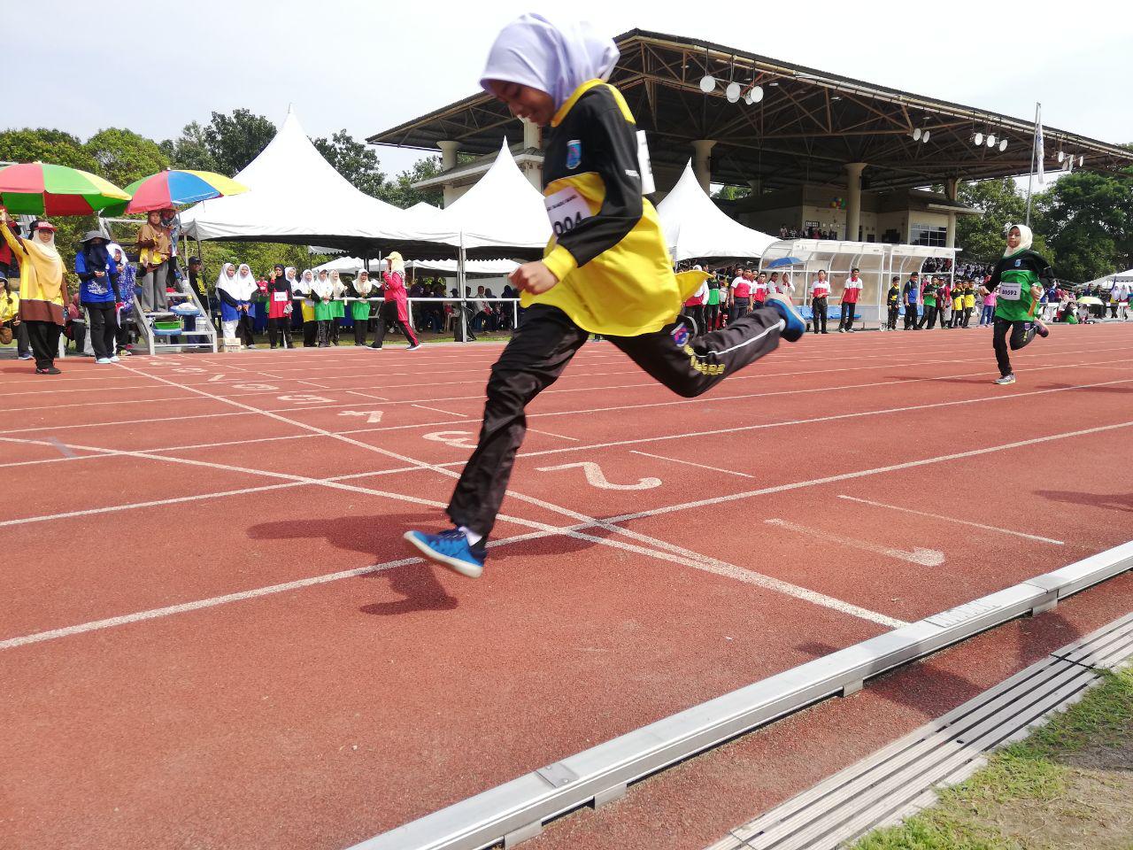 SMK BANDAR BARU BANGI: Kejohanan sukan olahraga Sekolah di Stadium UKM