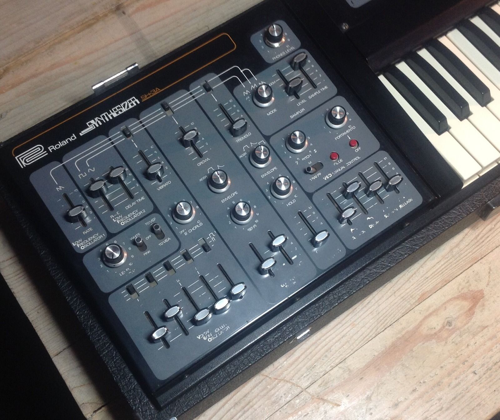 MATRIXSYNTH: Roland SH-3A Synthesizer with CV GATE VCF MODIFICATION