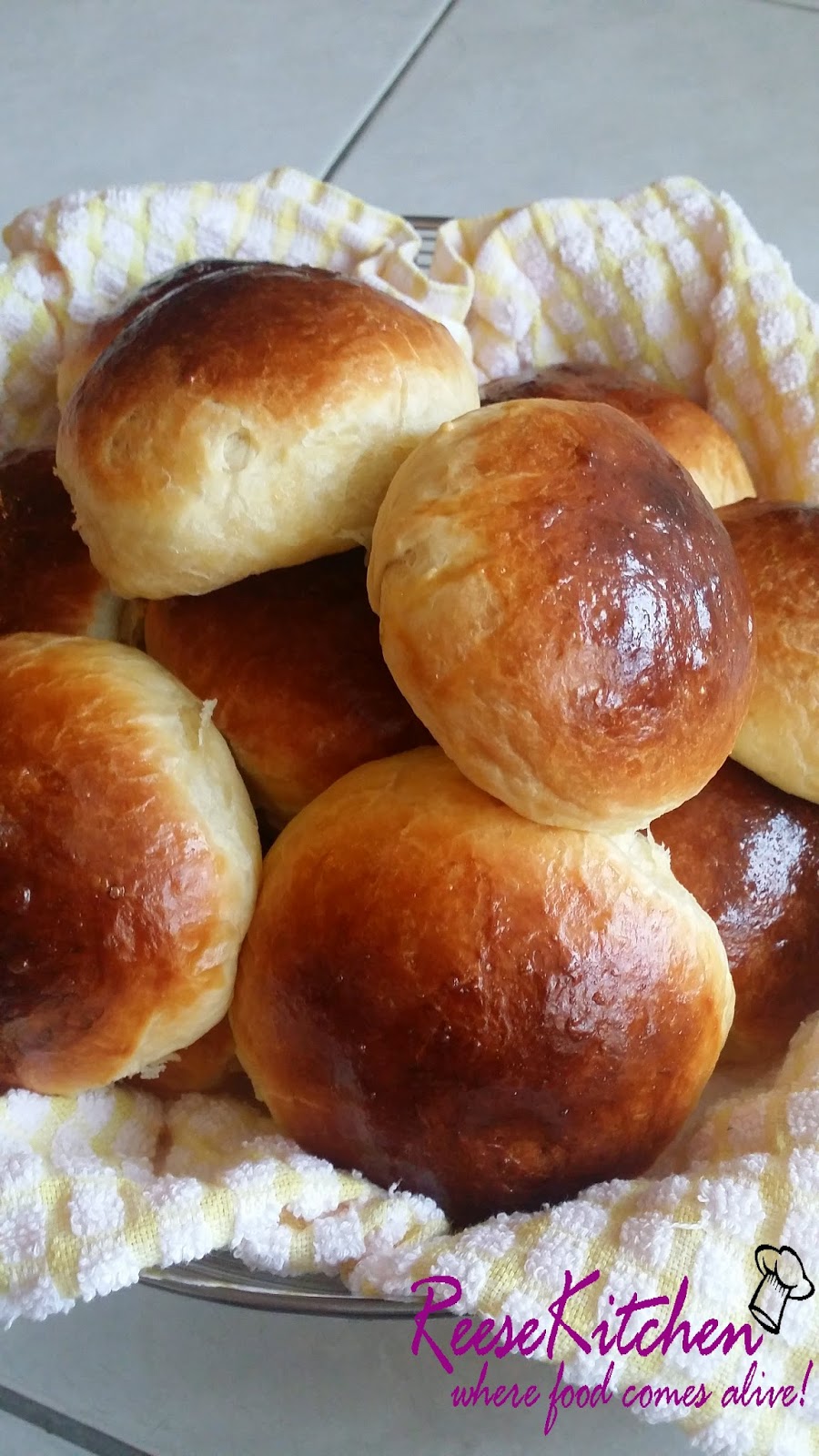ReeseKitchen: Plain Buttery Buns