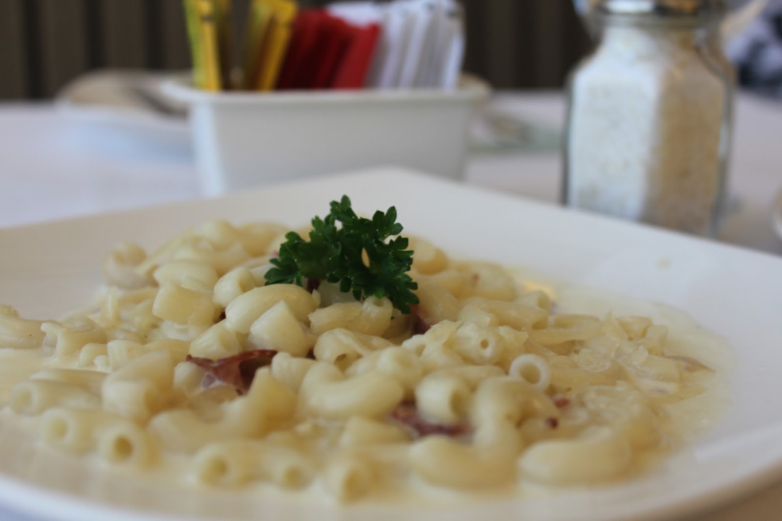 The Cafe Java Paragon: Buffet Lunch - et l'amour