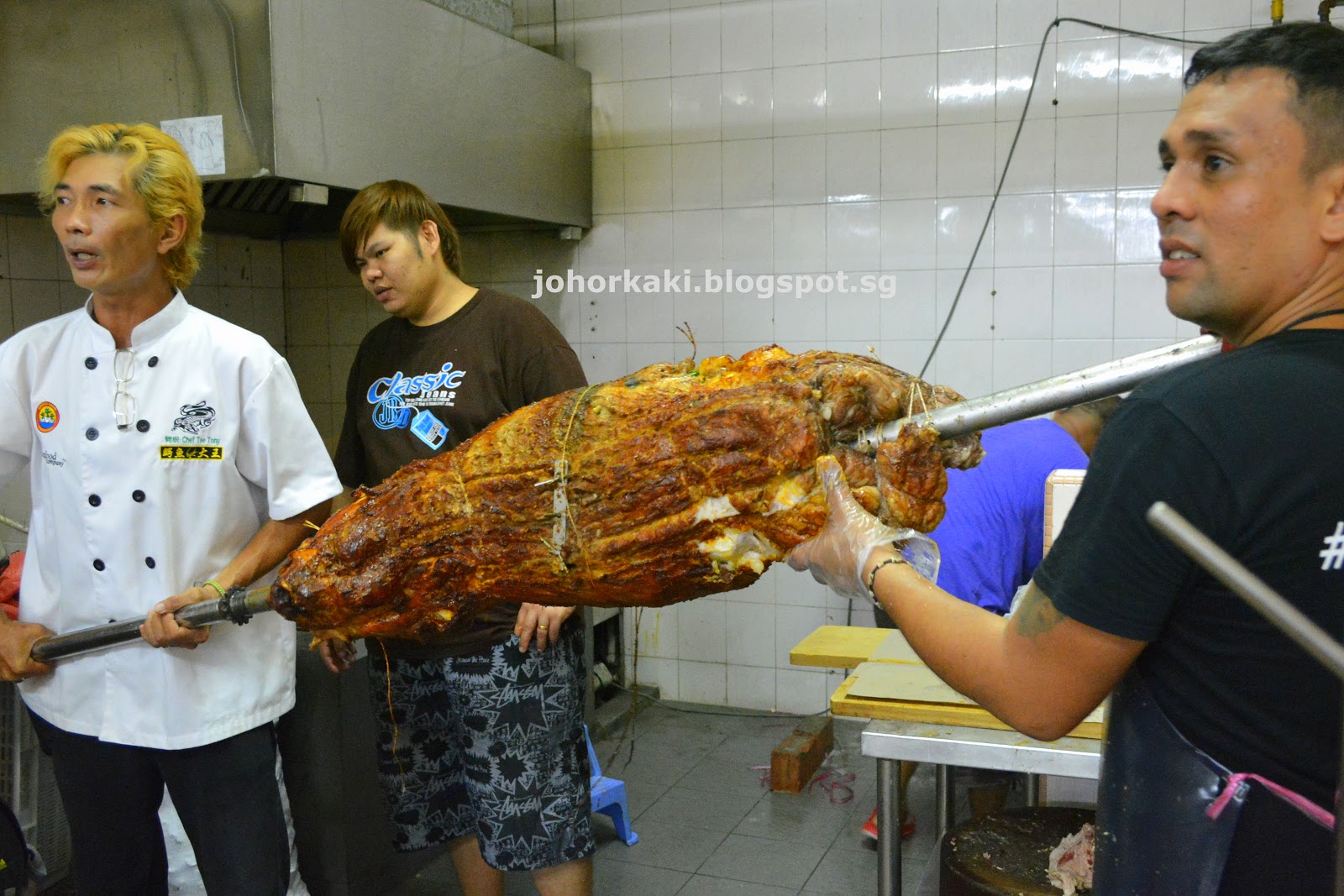 Singapore's First Lechon Buwaya BBQ Crocodile at SgKingCroc 鳄鱼大王 Food ...