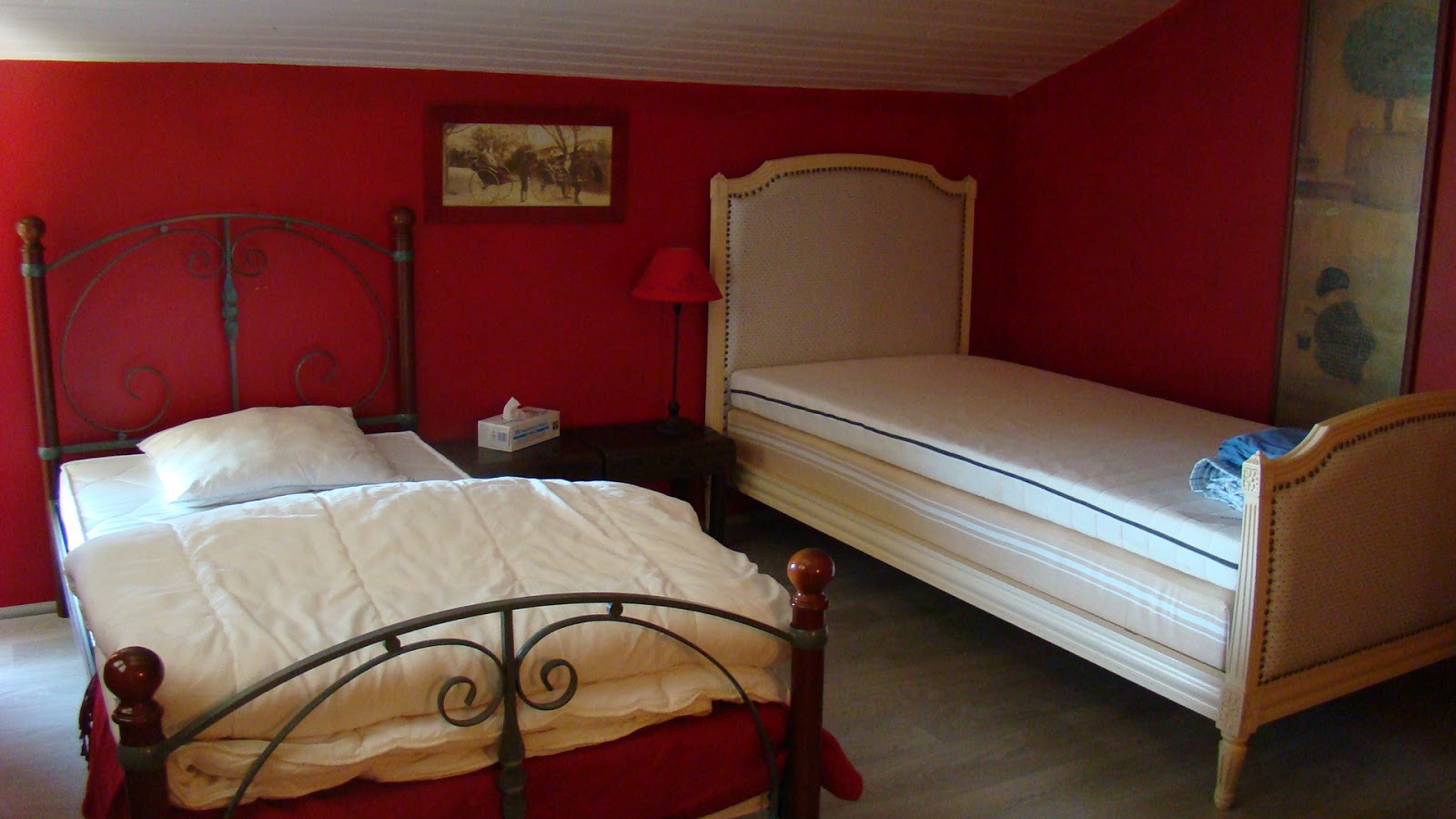 Maison de vacances - Ginestet: La chambre "rouge"