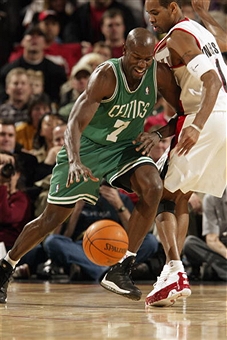 Today in Celtics history: Tony Delk born