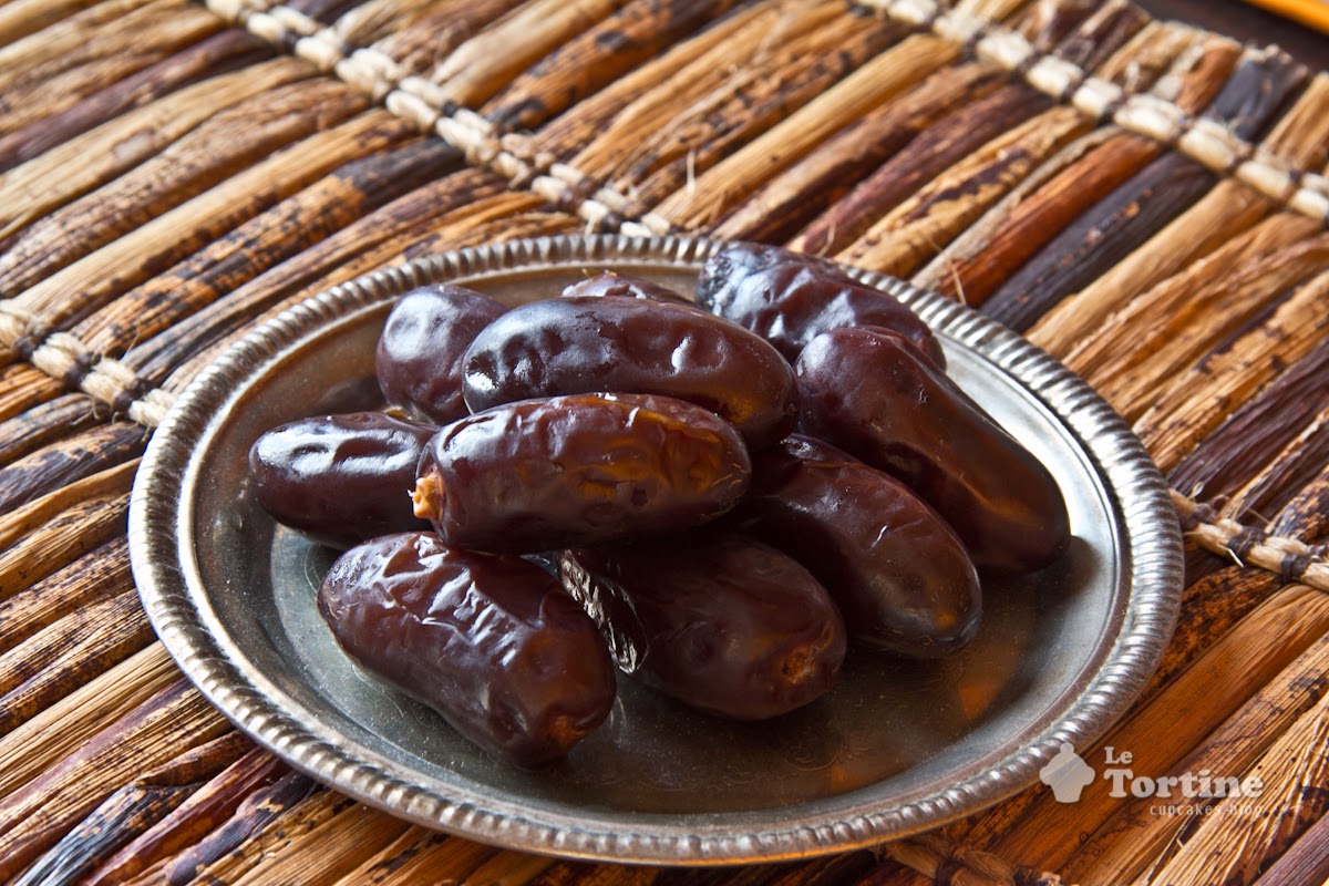 Torta araba al cacao e datteri - Le Tortine - home made bakery