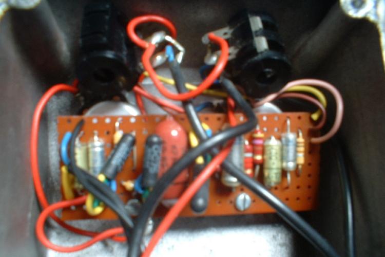 Buzz the Fuzz - all about Tone Bender: RotoSound - Fuzz Box