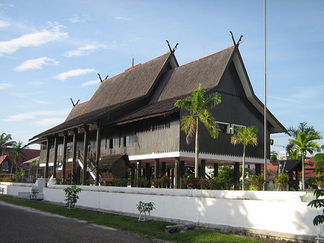 Rumah Betang - Indonesian Cultures