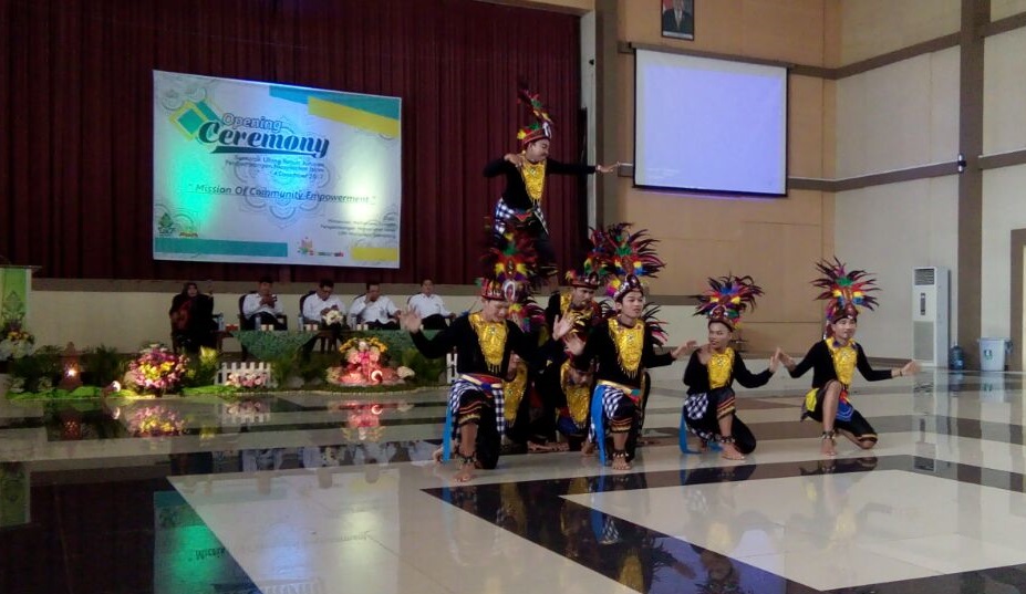 Tarian Daerah Khas Semarang Warnai Upacara Pembukaan Harlah PMI – Amanat.id