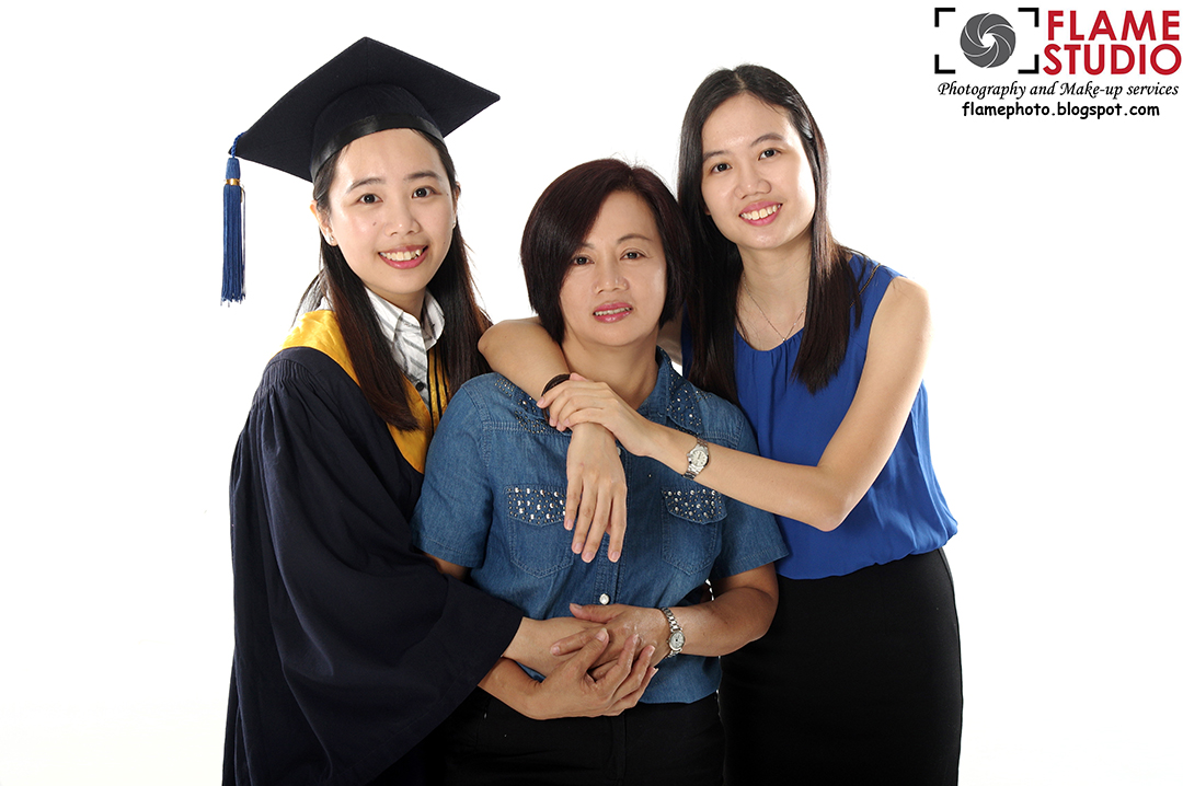 Flame Graduation Photography Studio: Graduation Convocation Family ...